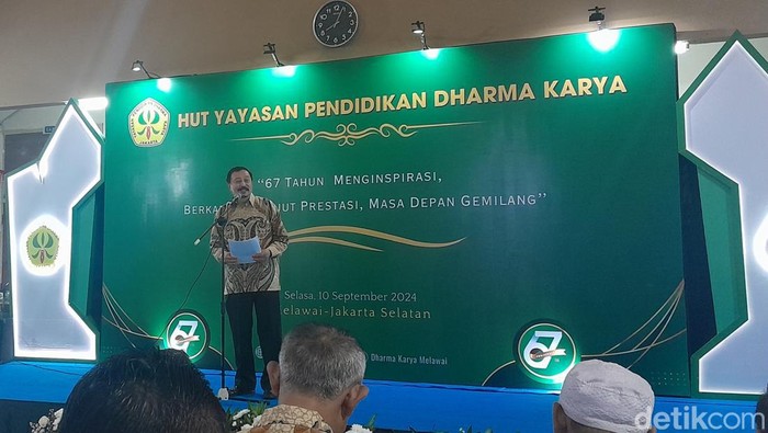 HUT YPDK ke-67: Beasiswa Sekolah, Penghargaan Guru Berprestasi, hingga ...