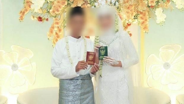 Nikah Beda 41 Tahun, Begini Cara Karman Eks Kepsek Yakinkan Ortu Ara Nikah Beda 41 Tahun, Begini Cara Karman Eks Kepsek Yakinkan Ortu Ara
