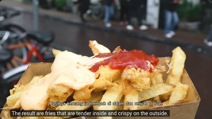 Ria SW Kulineran di Belanda, Jajan Kentang Goreng dan Cookies Viral