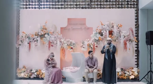 7 Foto Andrew Andika & Tengku Dewi di Aqiqah Anak, Dulu Selingkuh Kini Akur