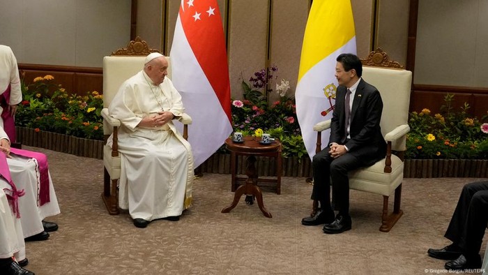 Pesan Paus Fransiskus di Singapura: Jangan Lupakan Pekerja Migran Pesan Paus Fransiskus di Singapura: Jangan Lupakan Pekerja Migran