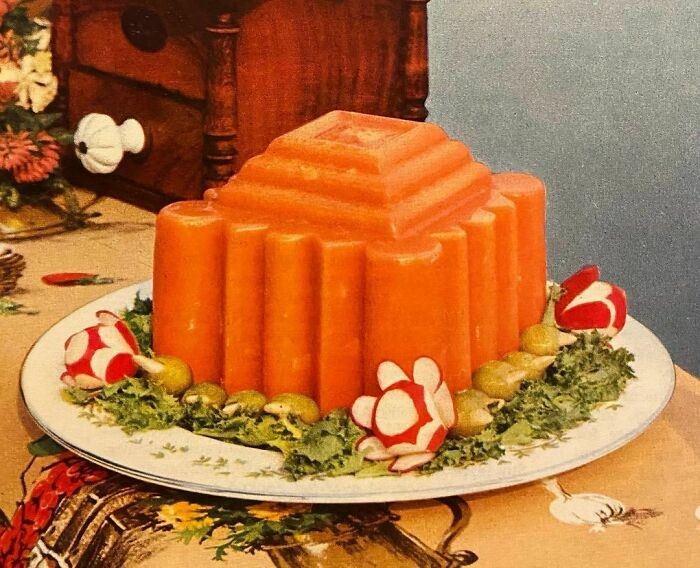 10 Kue Bentuk Aneh Ini Ada di Dalam Buku Resep Jadul