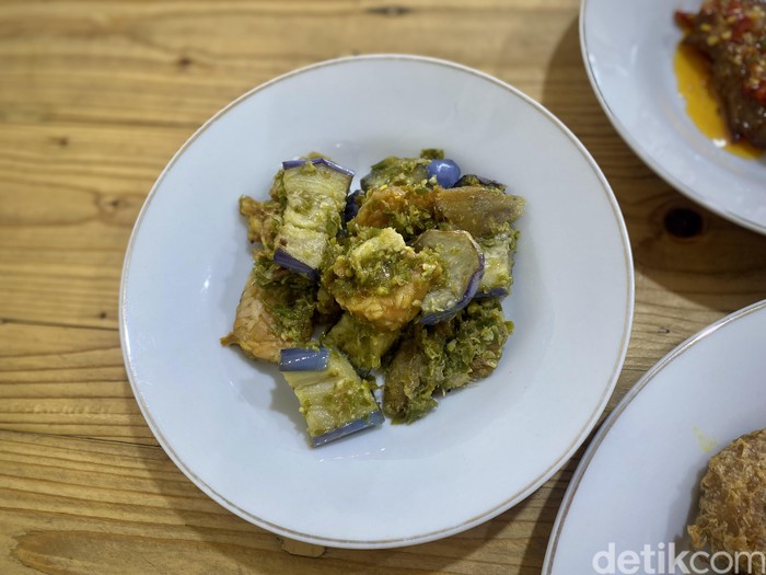 Kelezatan Rendang RM Tabik Salero yang Pakai Rempah Asli Bukittinggi
