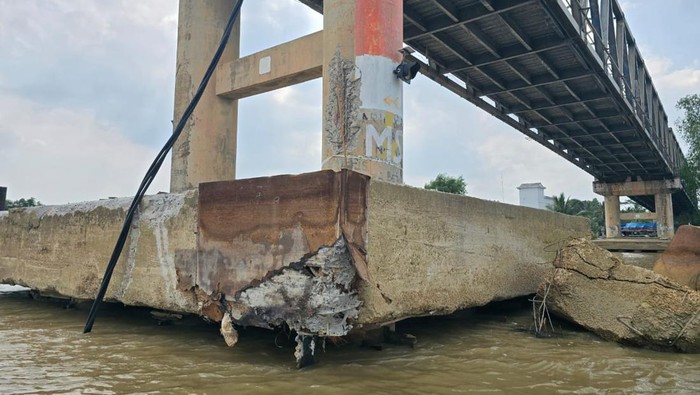 Biaya Bangun Jembatan P6 Lalan Ambruk Ditabrak Tongkang Rp 69 M Biaya Bangun Jembatan P6 Lalan Ambruk Ditabrak Tongkang Rp 69 M