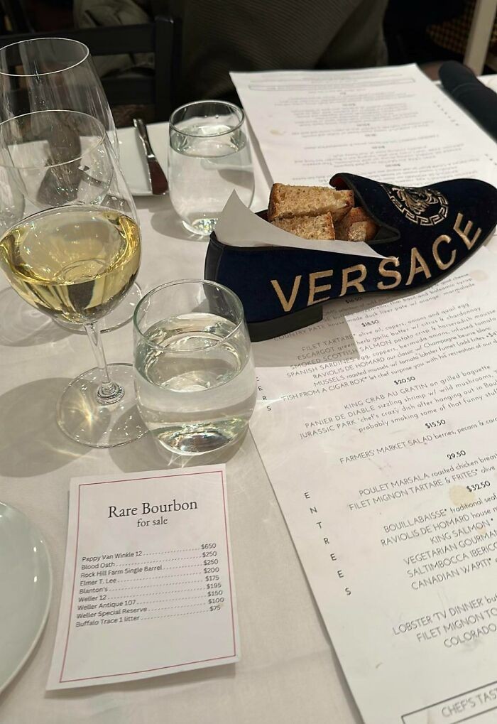 10 Makanan Aneh dan Mengecewakan yang Disajikan Restoran Mewah