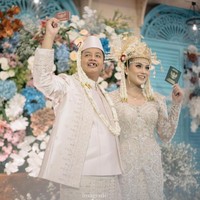 8 Foto Pernikahan Dustin Tiffani & Ditha Rizky, Gelar Resepsi Hingga 4 Kali