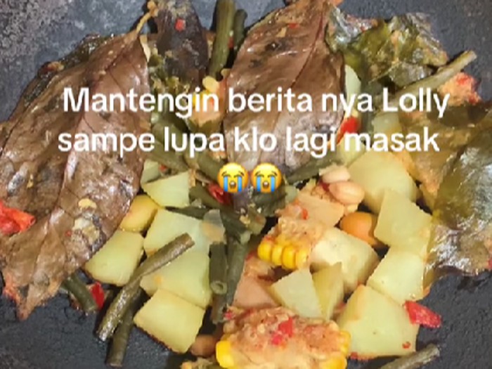 Viral Efek Kepo Soal Lolly, Emak-emak Lupa Masak Sayur Sampai Gosong Viral Efek Kepo Soal Lolly, Emak-emak Lupa Masak Sayur Sampai Gosong