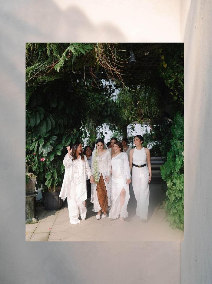 8 Momen Akad Nikah Hana Saraswati dan Justin Harijawan