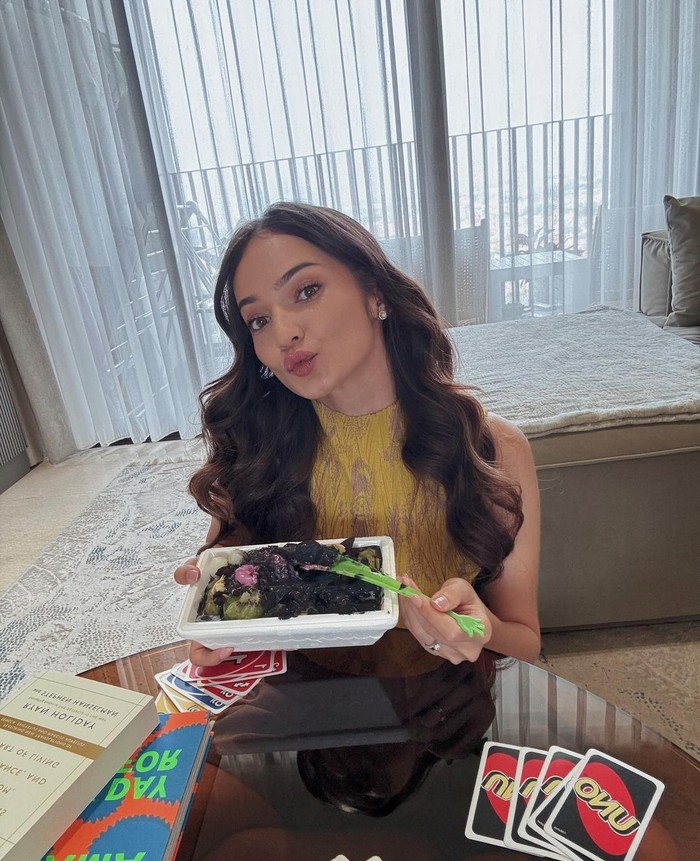 Potret Cantik Enzy Storia Saat Kulineran di Paris dan New York