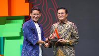 Dinilai Berjasa buat Pembangunan Daerah, Fadel Muhammad Dapat Penghargaan