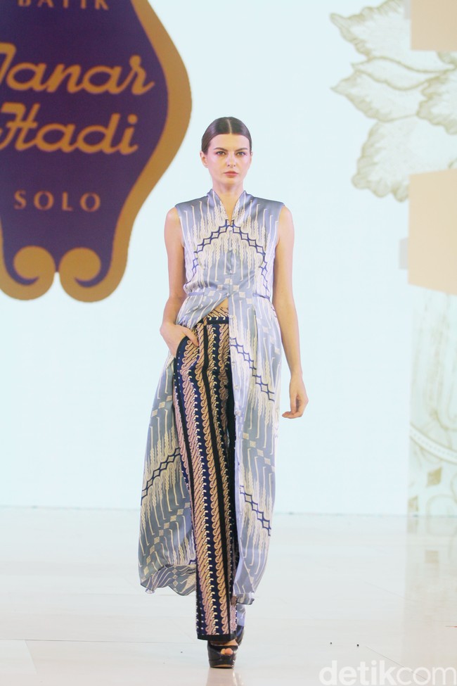 Foto: 10 Koleksi Batik 'Kembang Parang' di Fashion Nation Senayan City