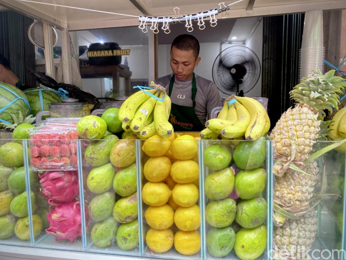 Ini Gaya Bang Ucup, Penjual Jus Niagara Fruit yang Viral