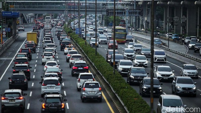 Potret Kemacetan Jakarta Meski Akhir Pekan