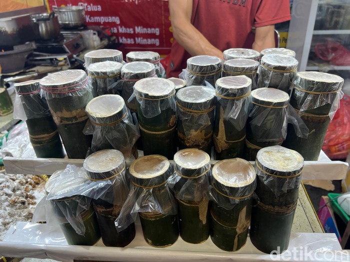 Puas Cicip Ampiang Dadiah hingga Martabak Kubang Minang