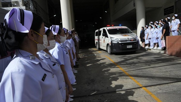 Momen Pilu Pemulangan Jenazah 23 Siswa-Guru Kasus Kebakaran Bus Thailand