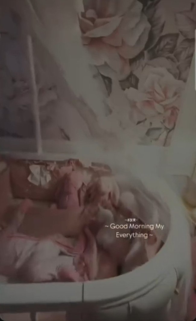 7 Foto Baby R Putri Syahrini-Reino Barack, BB Sudah 6 Kg di Usia 2 Bulan