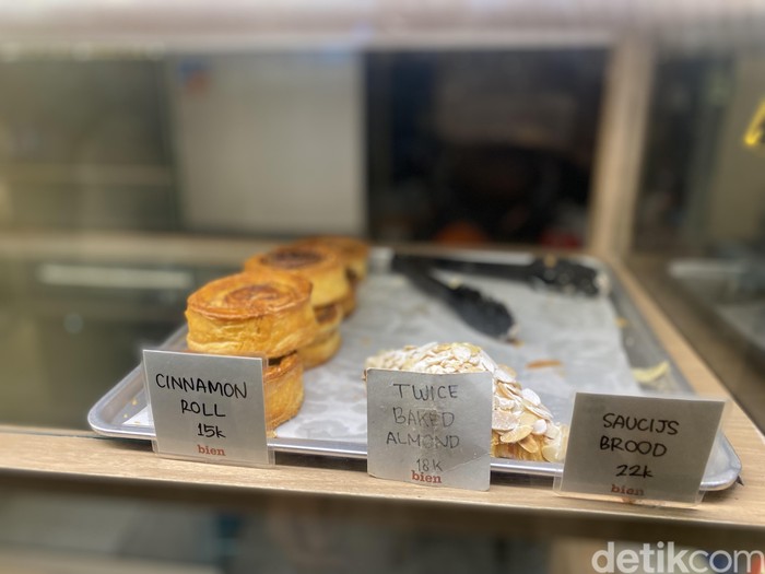 Berburu Pastry Viral di Pasar Cihapit Bandung