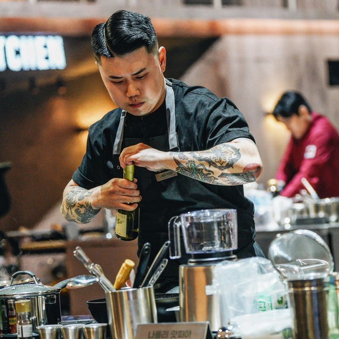 10 Potret Chef Napoli Matfia, Pemenang Culinary Class Wars 2024