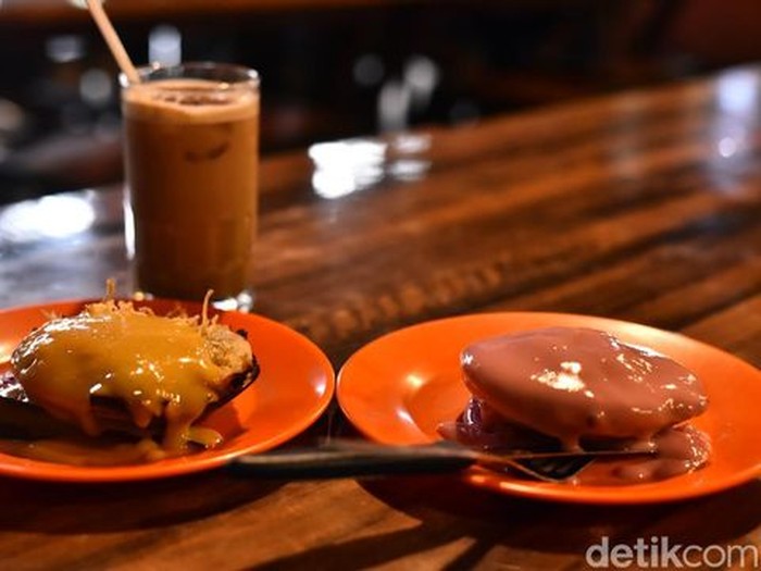 20 Surabi Bandung yangManis Gurih Ada di Jakarta!