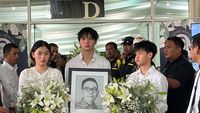Jenazah Benny Laos Diberangkatkan ke Pemakaman, Diantarkan Anak-anak