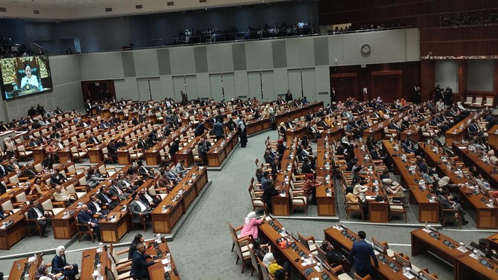Tok! Paripurna Setujui Komisi DPR Bertambah Jadi 13 Tok! Paripurna Setujui Komisi DPR Bertambah Jadi 13