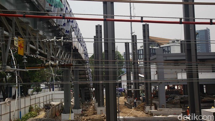 Pembangunan JPO Jatibaru DJKA Tanah Abang Terus Dikebut