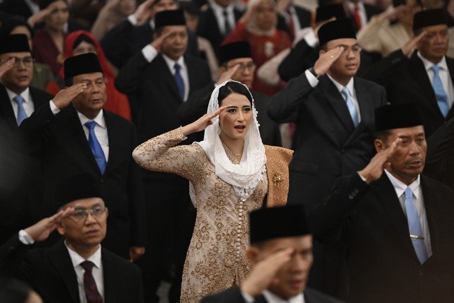 Gaya Pelantikan Dyah Roro Esti, Wanita Termuda yang Jadi Wamendag