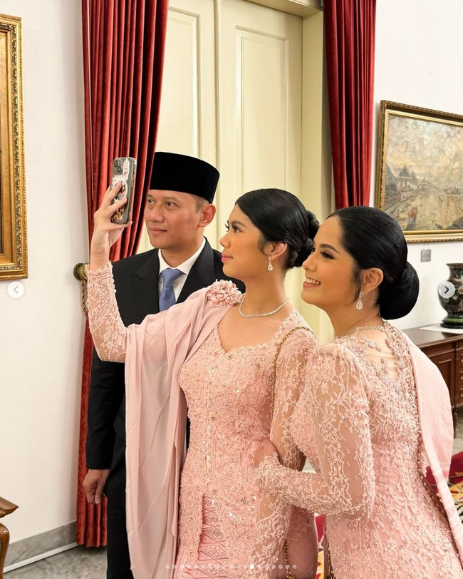 7 Foto Aira, Putri AHY Cantik dan Tingginya Curi Atensi di Pelantikan ...