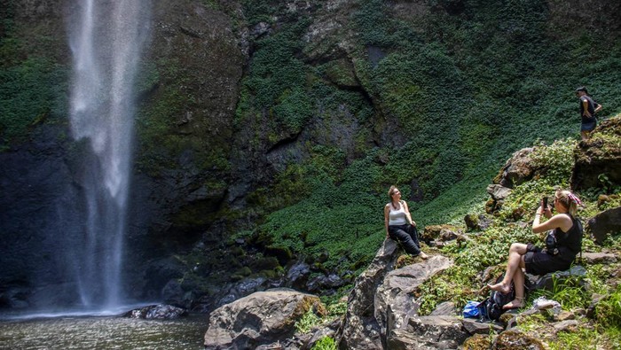 Curug Pelangi Cimahi, Salah Satu Air Terjun Tertinggi di Jabar Curug Pelangi Cimahi, Salah Satu Air Terjun Tertinggi di Jabar