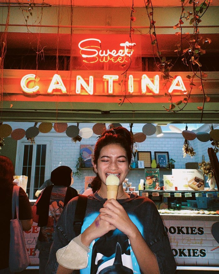 Ratu Sofya, Aktris Cantik yang Hobi Kulineran