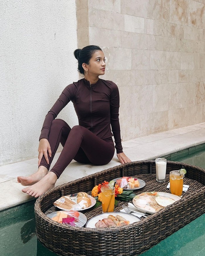 Ratu Sofya, Aktris Cantik yang Hobi Kulineran