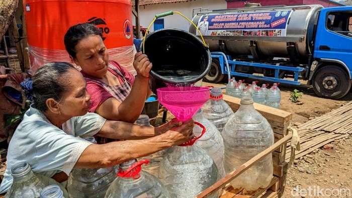 BPBD Jatim Distribusikan Air Bersih Dampak Kekeringan