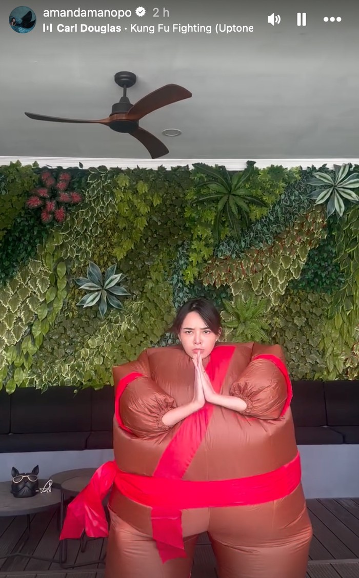 Gaya Kocak Amanda Manopo Pakai Kostum Balon, Digendong Alien - Digigit ...