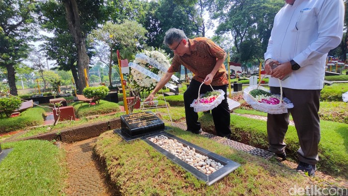 Teladan Hidup Para Tokoh Kesehatan, Soeharto Heerdjan hingga Bung Hatta