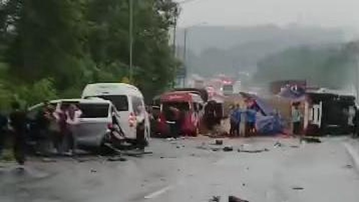 Tabrakan Beruntun di Tol Cipularang, Diduga Truk Rem Blong