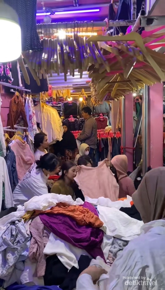 Surganya Pecinta Thrifting di Bandung, Pasar Gedebage