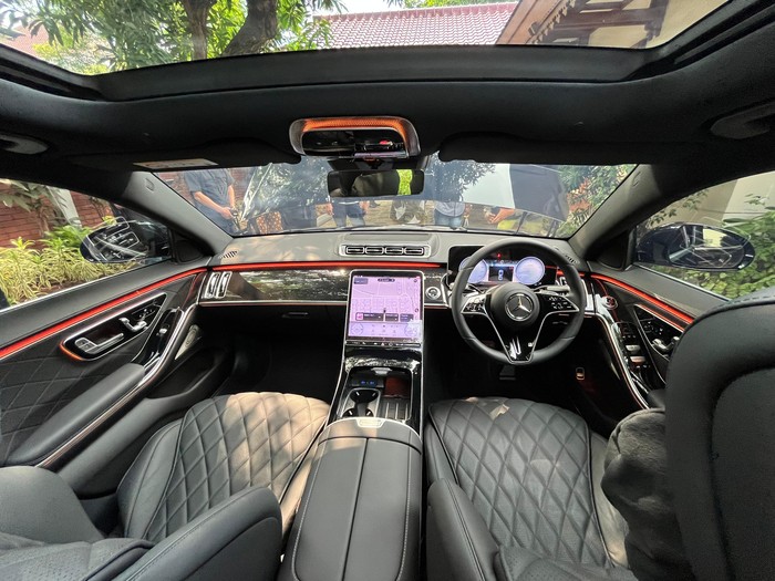 Lihat Lebih Dekat Kemewahan Mercedes-Benz S 450 President Edition