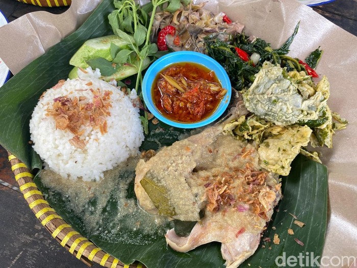 Sajian Ayam Ingkung hingga Garang Asem Bambu Sedap di Resto Jawa