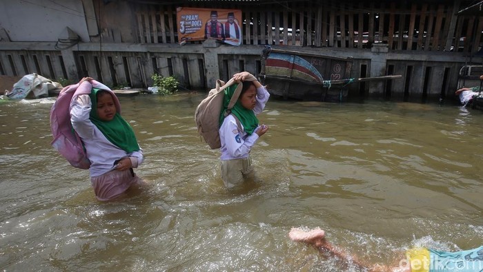 Potret Banjir Rob yang Merendam Muara Angke Jakarta Utara
