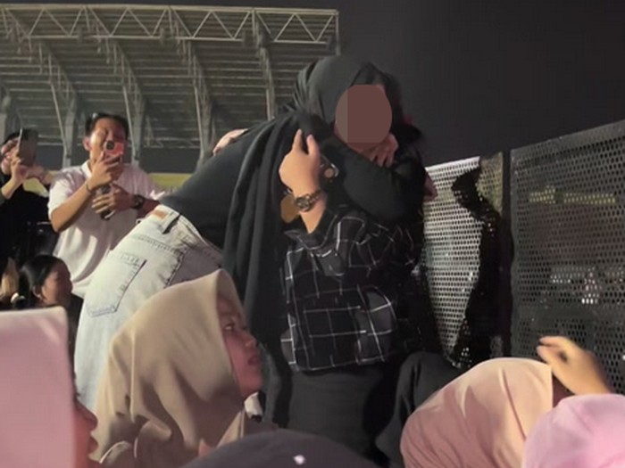 Viral Pria Asyik Nonton Konser Bareng Gebetan, Eks Pacar Datang Menagih Utang