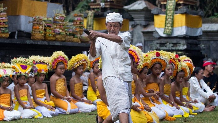 Potret Ngusaba Goreng, Ritual Syukur Panen Adat Bali Potret Ngusaba Goreng, Ritual Syukur Panen Adat Bali