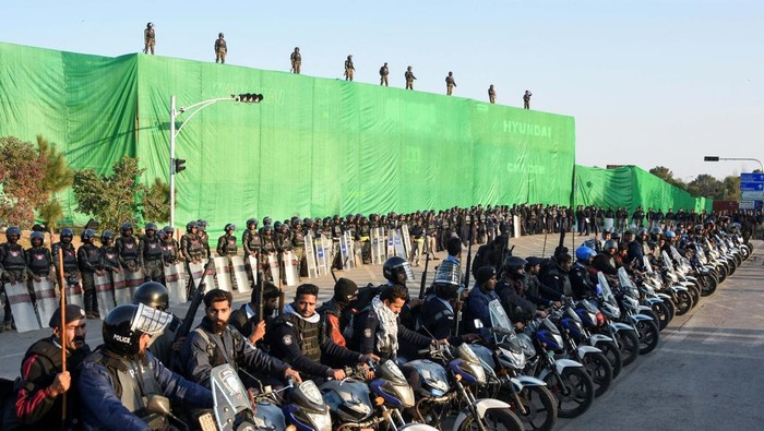 Ibu Kota Pakistan Lockdown gegara Demo Pro Imran Khan