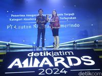 PT Lautan Natural Krimerindo Raih Anugerah Bisnis Terpuji detikJatim Awards