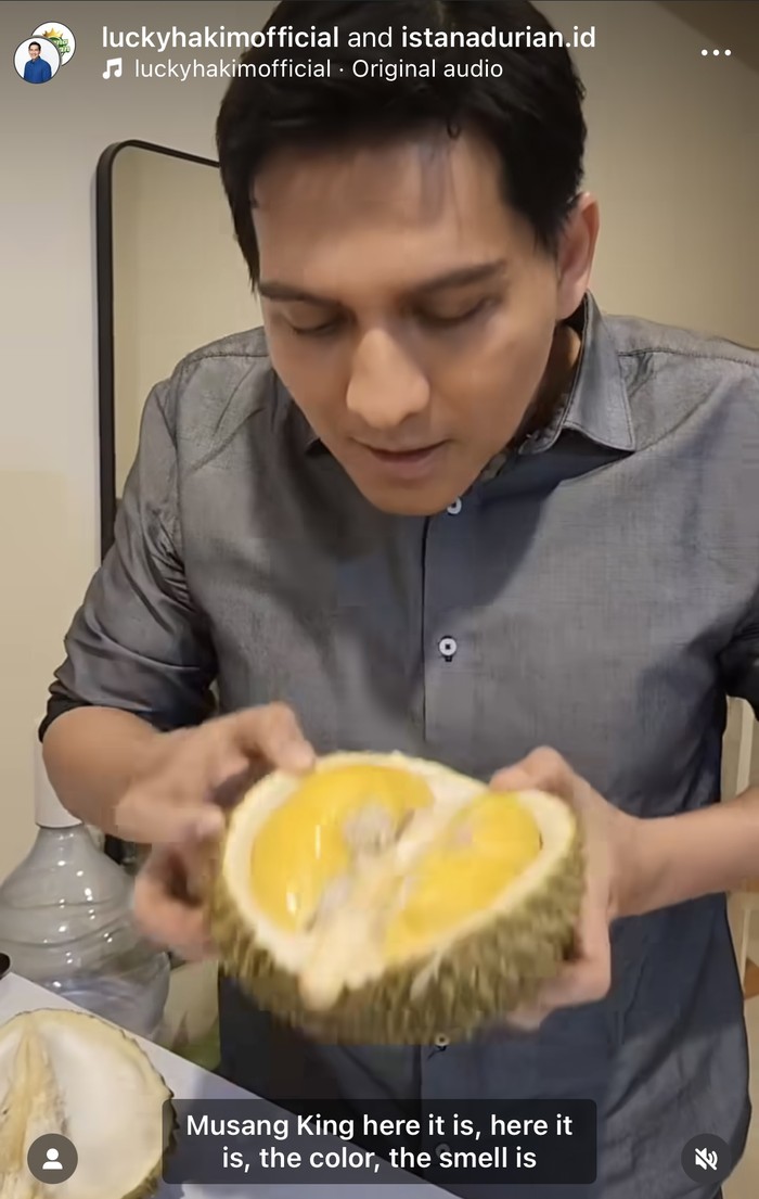Keseruan Lucky Hakim Saat Cicip Durian hingga Santap Nasi Padang
