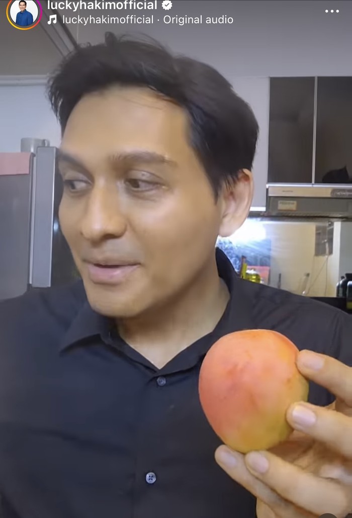 Keseruan Lucky Hakim Saat Cicip Durian hingga Santap Nasi Padang