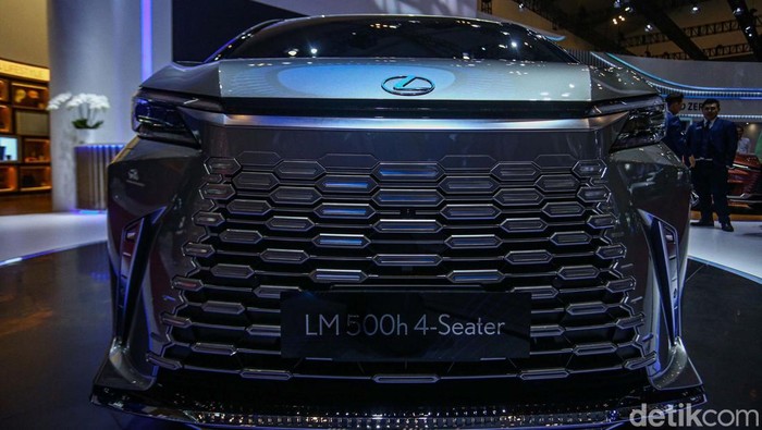 Usung Turbo Hybrid Electric, Ini Tampang Mobil Para Sultan Lexus LM 500h