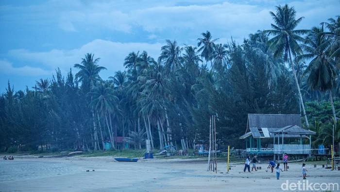 Cantiknya Pantai Padang Melang Anambas