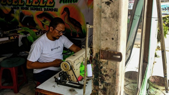 Ini Dia, Pelukis Spanduk Pecel Lele nan Ikonik Ini Dia, Pelukis Spanduk Pecel Lele nan Ikonik