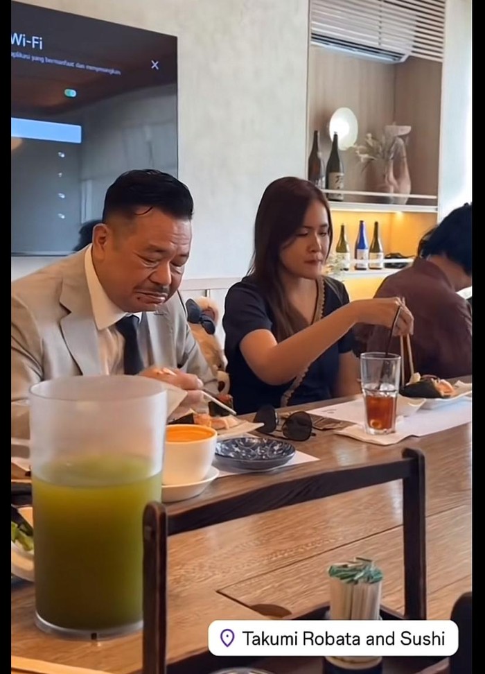 Momen Jessica Wongso Makan Sushi hingga Sandwich Amerika