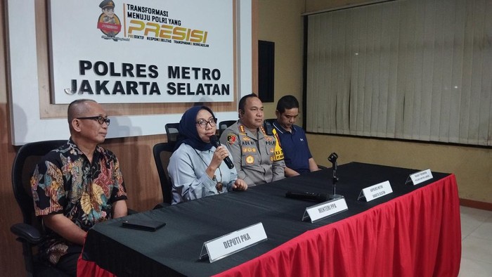 Menteri PPPA Temui ABG yang Bunuh Ayah-Nenek, Ungkap Sosok Anak Baik Menteri PPPA Temui ABG yang Bunuh Ayah-Nenek, Ungkap Sosok Anak Baik